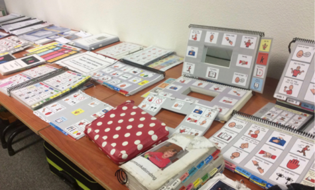 Syndrome d'Angelman : communiquer avec le PODD